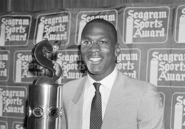 El trofeo que Michael Jordan ganó gracias a una computadora | Viva Basquet